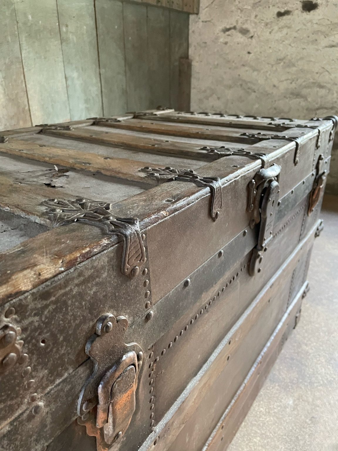 A Welsh Pioneer’s Trunk – Nook Antiques